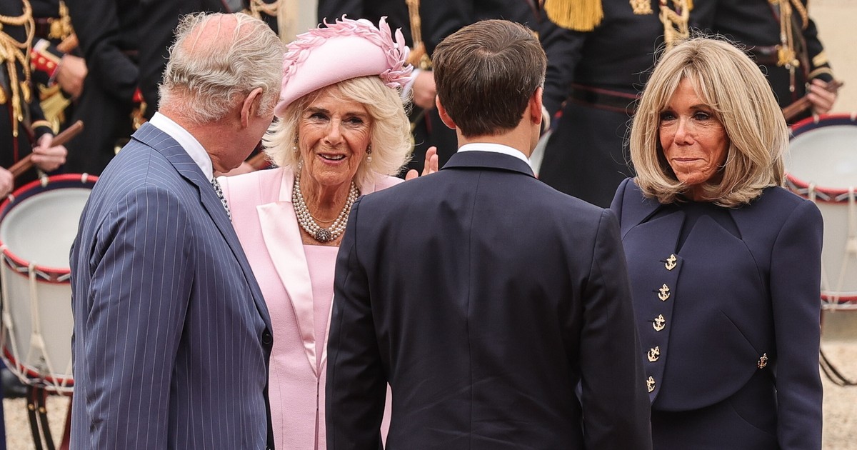 Król Karol III z żoną w Paryżu. Kamila zaskoczyła na spotkaniu z ...