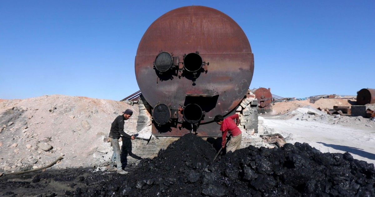 Pracują na tykającej bombie zegarowej. Czarne złoto błogosławieństwem i ...