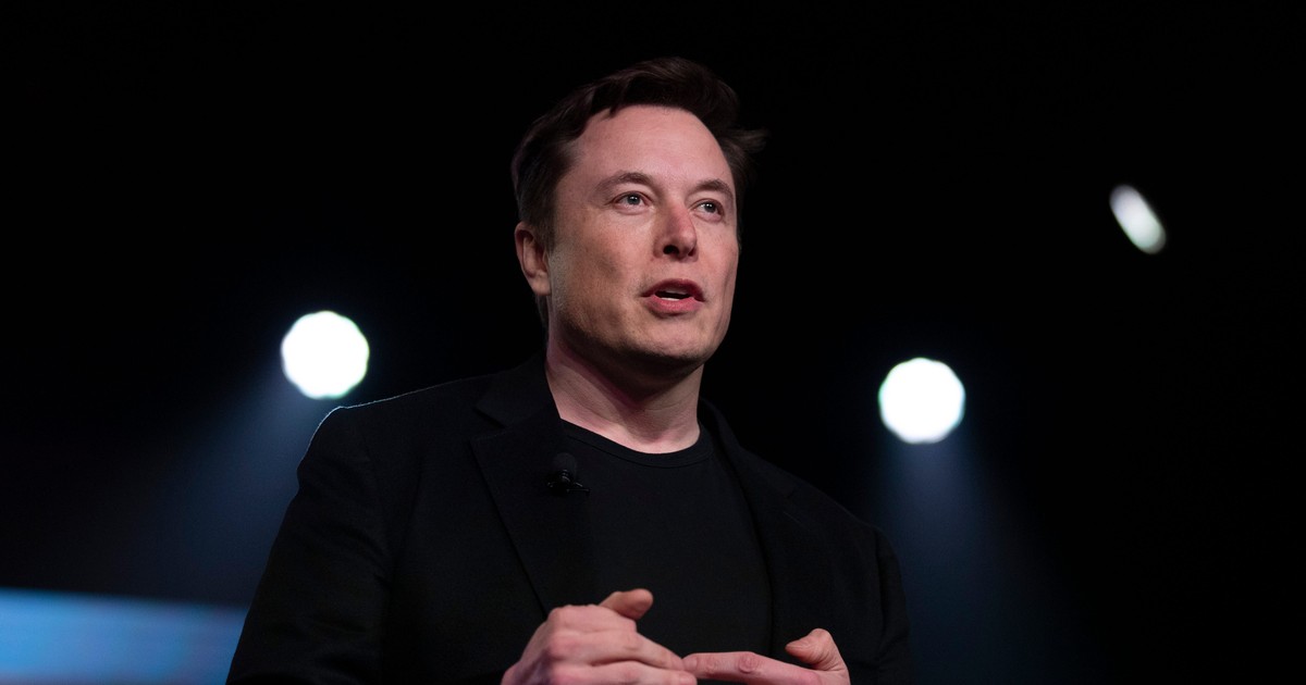 Elon Musk said we'd reach Mars in 2026. Now, he says SpaceX is building ...