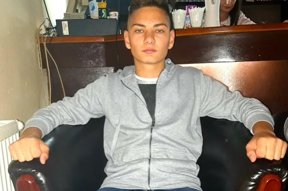 OVO JE SUVOZAČ IZ "MERCEDESA" SMRTI David je bio sa Igorom u kolima kada su se zakucali u ...