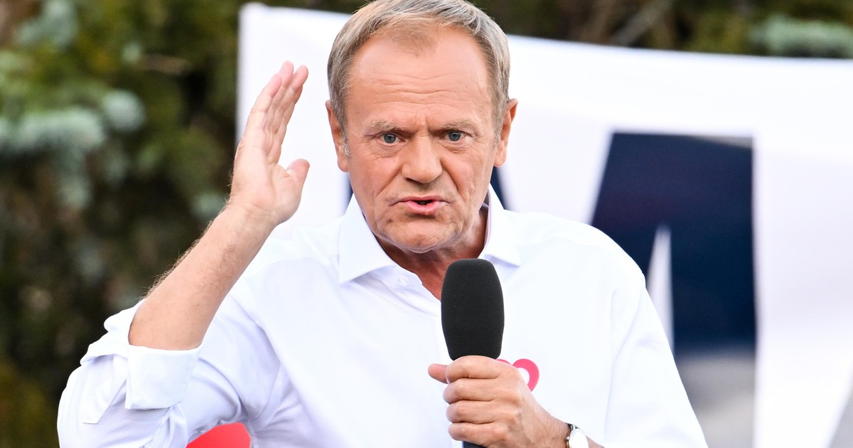Tusk o odtajnieniu dokumentów wojskowych. Uderza w Błaszczaka i ... Tusk o odtajnieniu dokumentów wojskowych. Uderza w Błaszczaka i ...