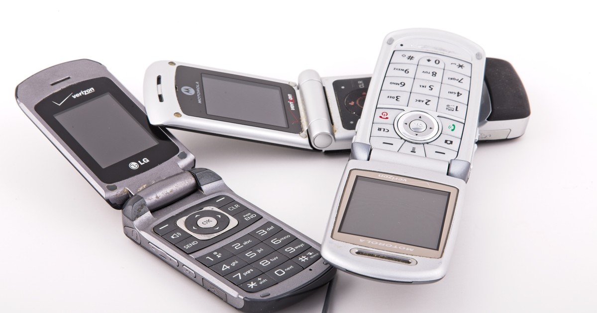 Telefony z klapką. Idealne dla seniorów