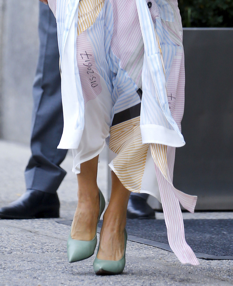 Victoria Beckham zaliczyła modową wpadkę. Ups! [ZDJĘCIA] - Plejada.pl