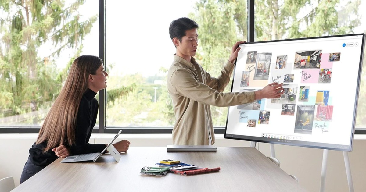 Microsoft unveiled a $9,000 battery-powered 50-inch touchscreen TV with ...