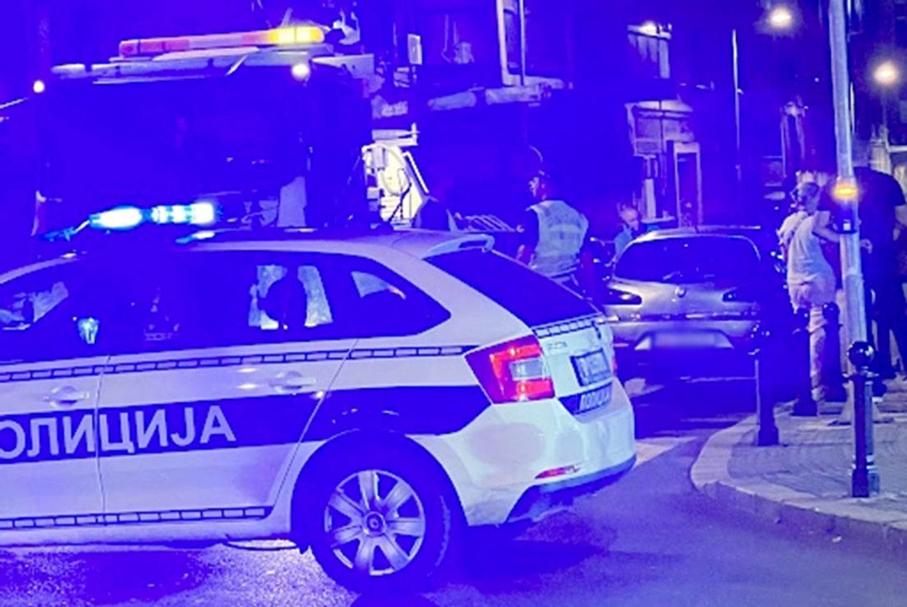 Mladić izboden na Vračaru: Napali ga dok je bio sa devojkom u kolima, prevezen u Urgentni centar ...