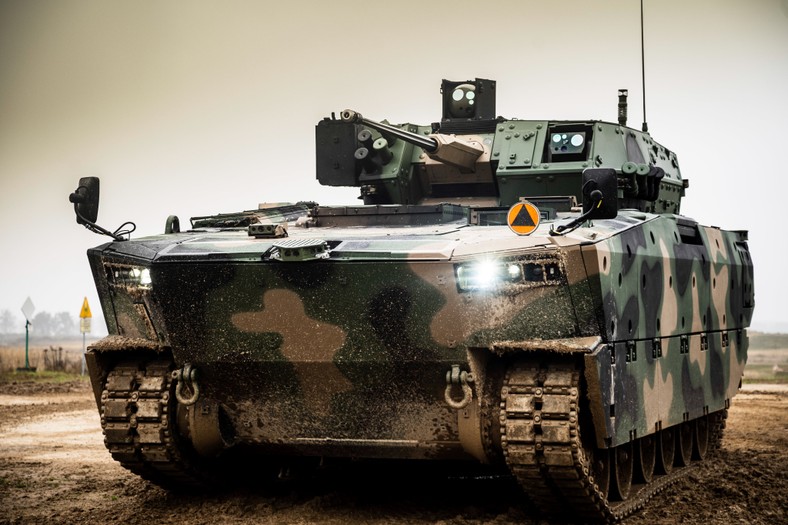 Borsuk już wymachuje armatą. Nowy wóz bojowy zaskoczy wroga podwójnie ...