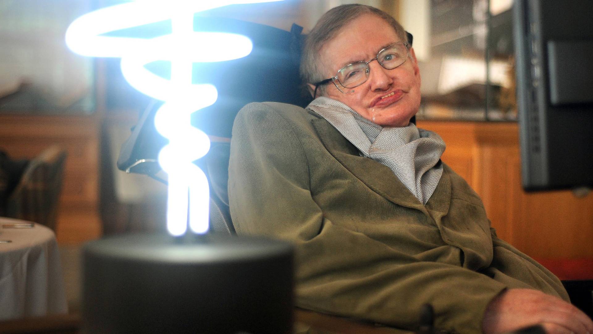 Stephen Hawking ist tot: Wer war das Physik-Genie, über das alle reden ... Stephen Hawking ist tot: Wer war das Physik-Genie, über das alle reden ...
