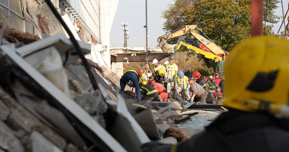 Novi snimak tragedije ispred Železničke stanice Novi Sad otkrio važan detalj - Blic