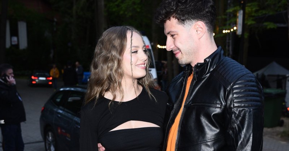 Gąsiewska i Sołtysiewicz nie szczędzili sobie namiętnych pocałunków w ...