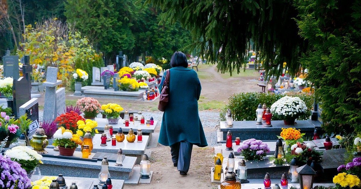 7 etapów żałoby. Tyle trwa dochodzenie do siebie po stracie