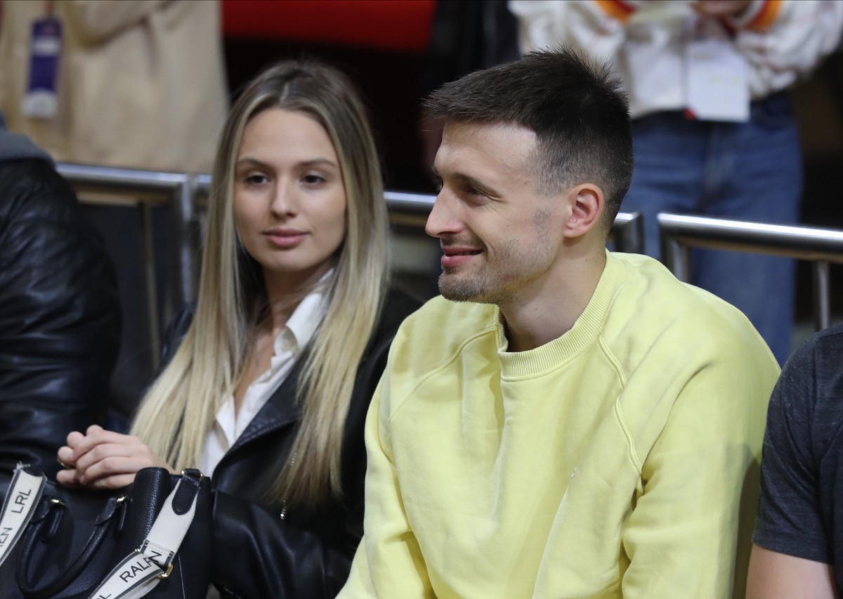 Evo ko je misteriozna supruga Alekse Avramovića o kojoj javnost malo ...