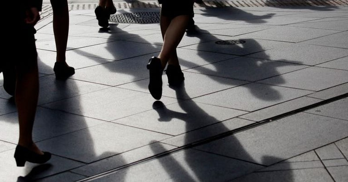 These charts show why the US job market is struggling in the 2nd half ...