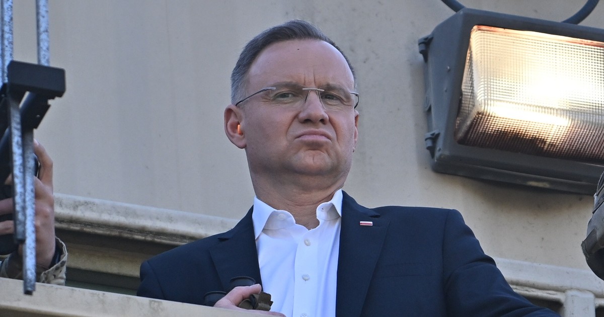 Andrzej Duda i głośna książka „Debil”. Empik wycofuje egzemplarz ze ...