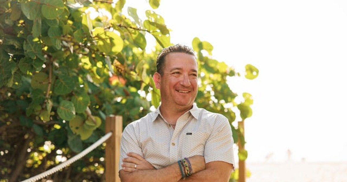 A CEO explains the simple way he deters his employees from 'quiet ...