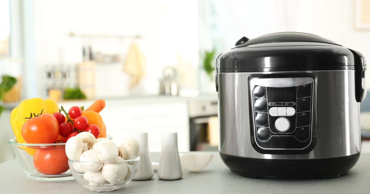 Zastąpi wypiekacz, frytownicę i piekarnik. Niedrogie multicookery