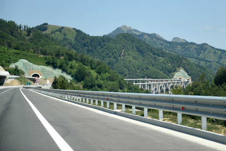 Svi autoputevi u Srbiji biće pretvoreni u "pametne": Projekat u toku ...