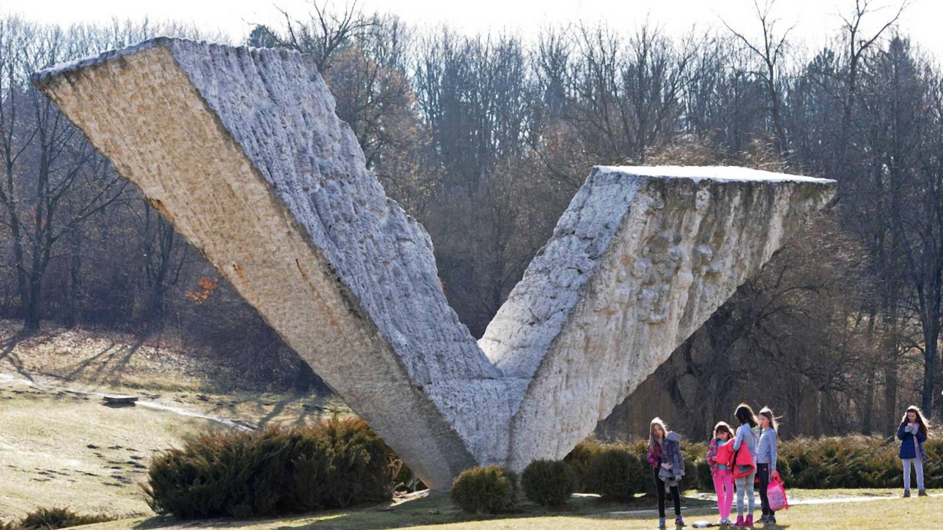 Kukasti krst je simbol smrti i stradanja - ili ste zaboravili na Krvavu ...