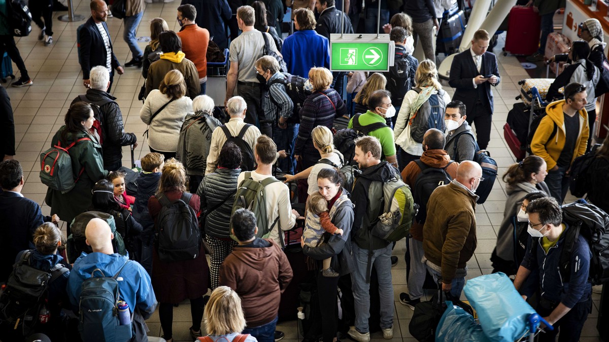 Srpski turisti zaglavljeni na aerodromu u Istanbulu, evo zašto je otkazan let - Blic