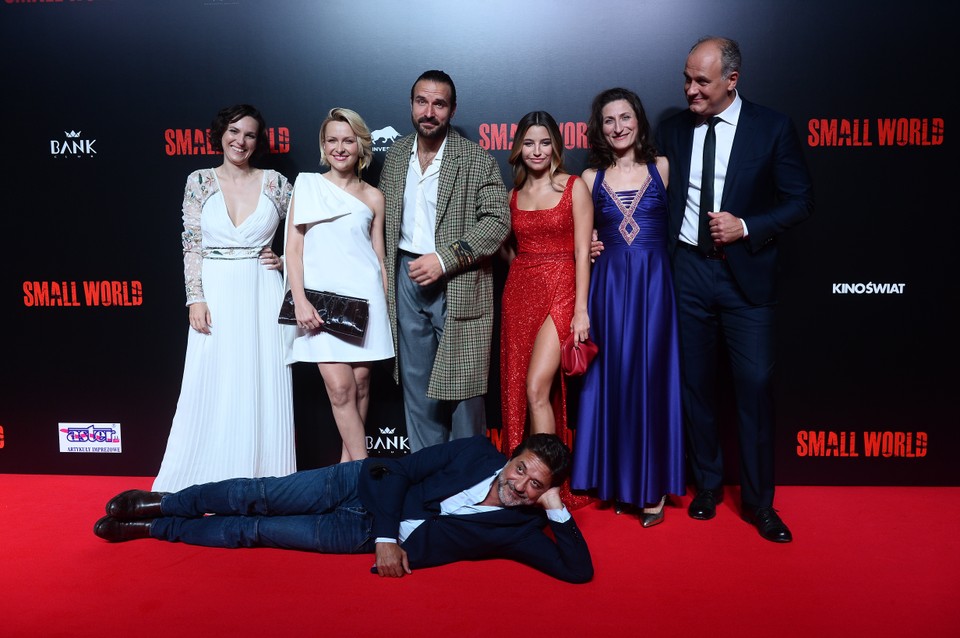 Premiera filmu "Small World" i plejada gwiazd na ściance - Plejada.pl