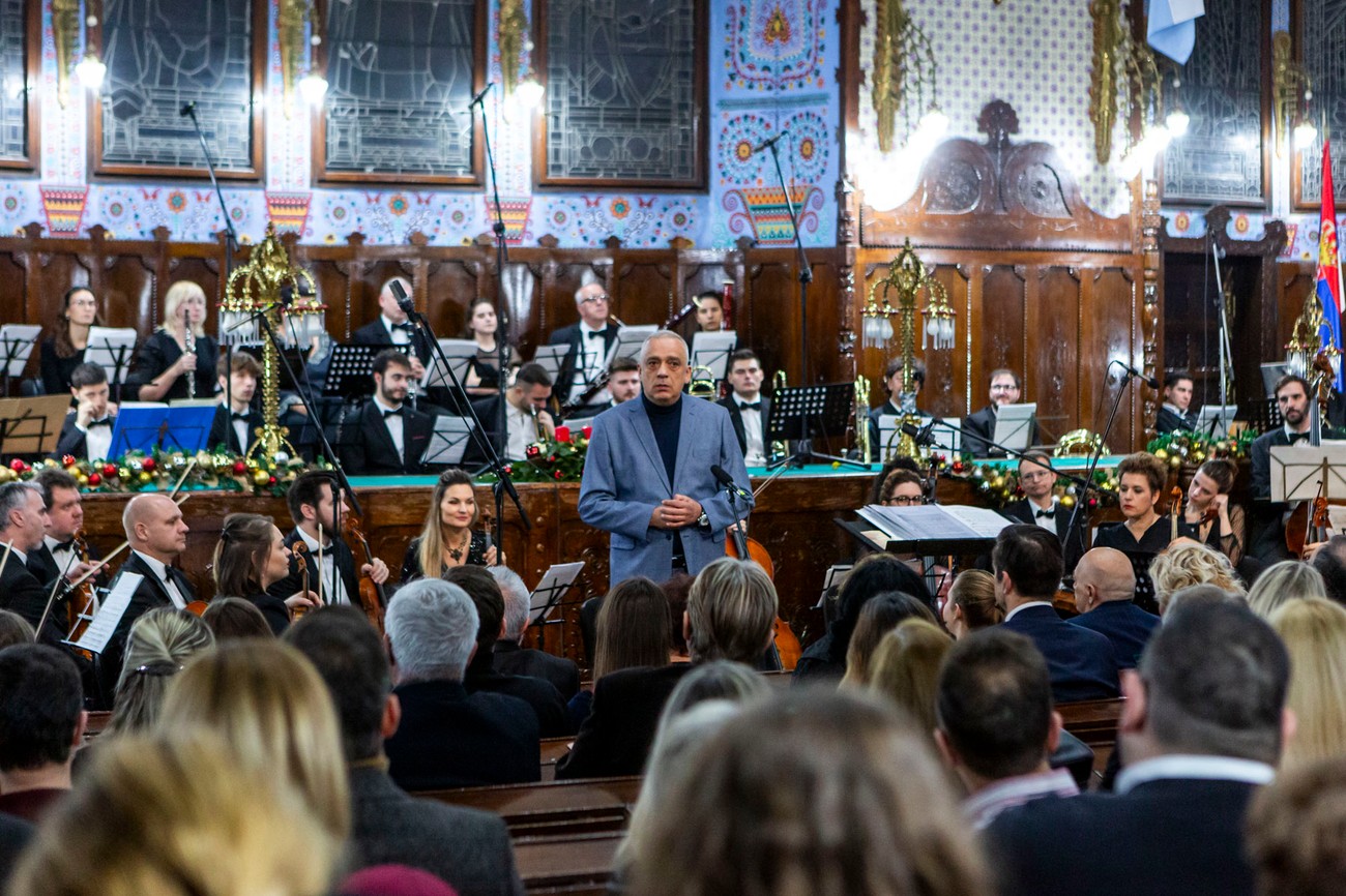 Sjajan Novogodišnji gala koncert Subotičkog simfonijskog orkestra - Blic Sjajan Novogodišnji gala koncert Subotičkog simfonijskog orkestra - Blic