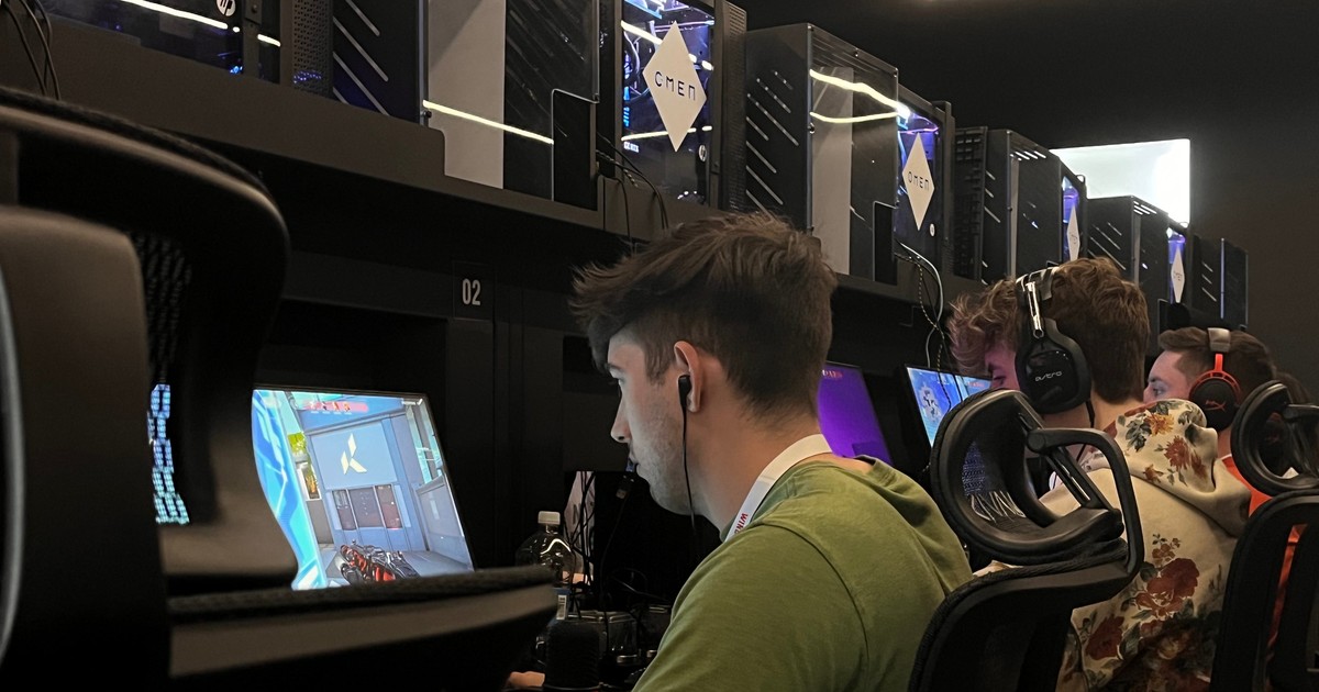 I'm a 26-year-old software engineer making $75,000, and still dream of ...