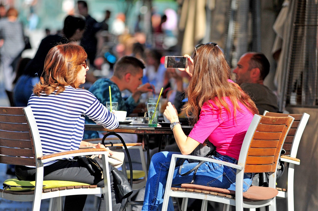 KAO DA JE LETO... U Beogradu u 14.00 čak 24 STEPENA, ugrožen i rekord ...