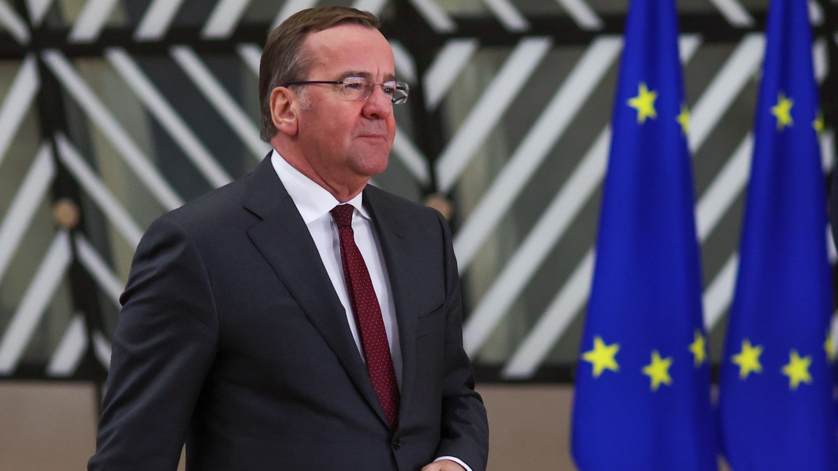 Nemački ministar odbrane i najomiljeniji političar stiže u Srbiju i ...