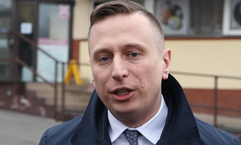 Krzysztof Brejza chce znać koszt pracy sprzątaczek u Komendanta ... Krzysztof Brejza chce znać koszt pracy sprzątaczek u Komendanta ...