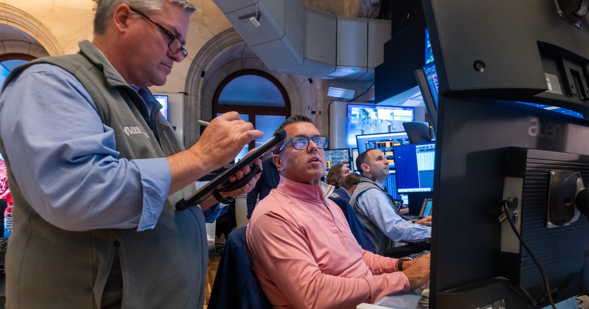 Microsoft's earnings bust drags software stocks into a bear market and ...