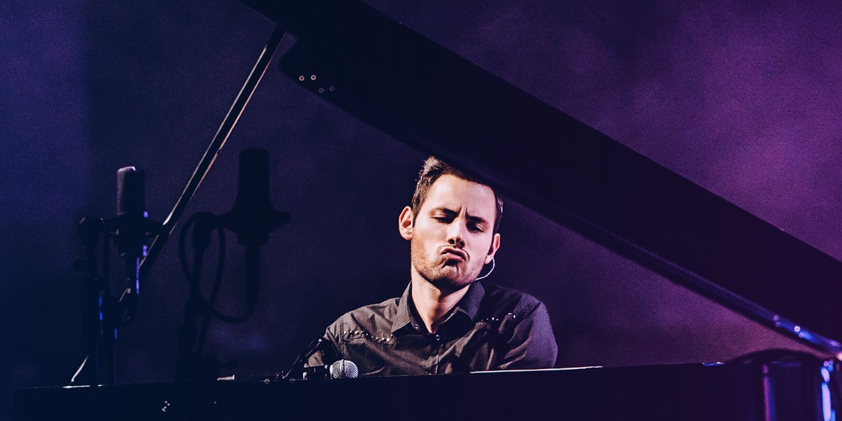 Kocha Queen, nagrał "Shallow", AC/DC połączył z Beethovenem! [WYWIAD ...