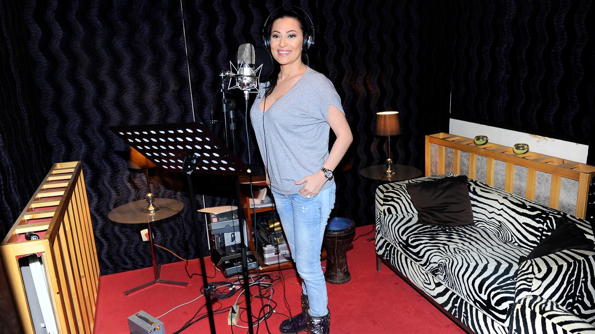 NOVI ALBUM FOLK DIVE Ceca kakvu dosad niste čuli - Blic