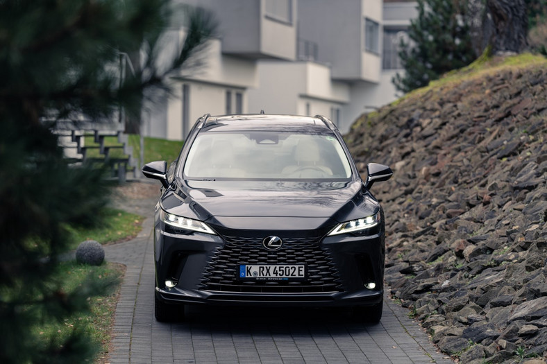 Nowy Lexus RX trafi do Polski w trzech wersjach silnikowych ...