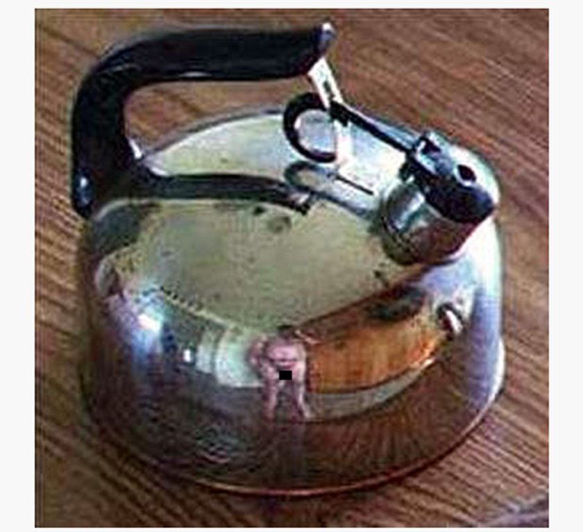 Nadzy ludzie na zdjęciach na aukcji