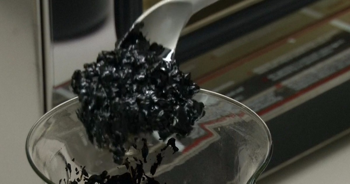 Swiss researchers are developing a new road asphalt that closes up ...