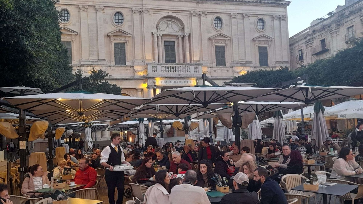 Srbi obožavaju ovu ostrvsku zemlju! Nekoliko hiljada naših ljudi živi ...