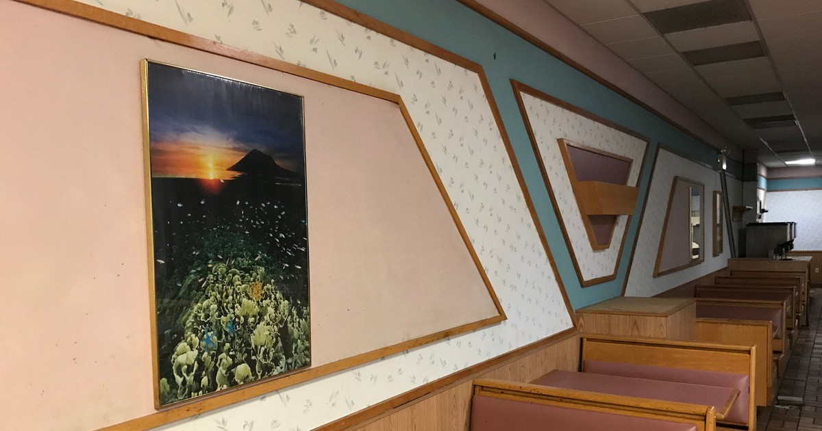 Take a look inside an abandoned 1990s Burger King store frozen in time ...
