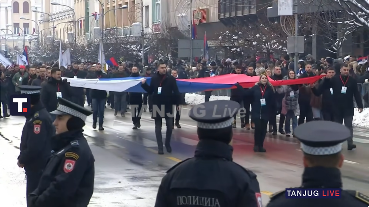 Dan Republike Srpske: Svečani defile u Banjaluci, razvijena zastava ...