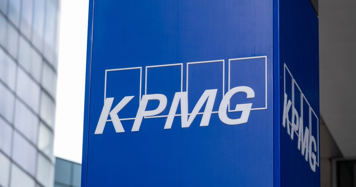 KPMG has a new way of pushing staff to make breakthroughs using AI ...