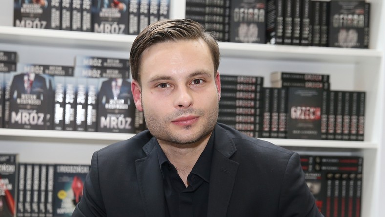 Max Czornyj: tylko sugestywnymi opisami i wydarzeniami literatura może ...