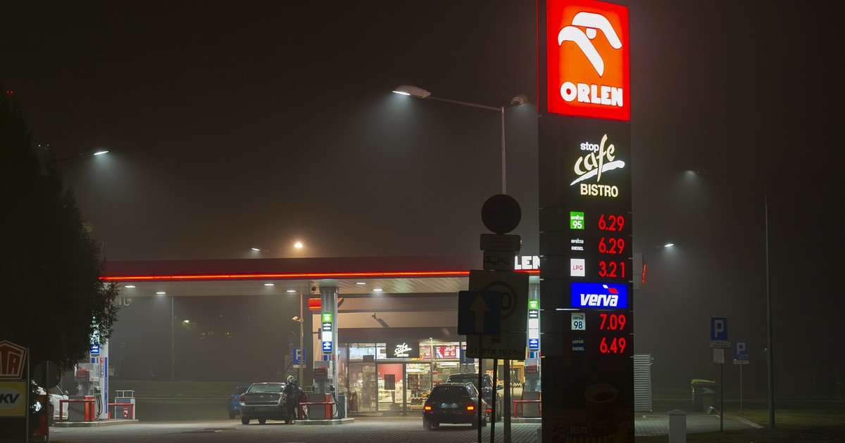 Nowy cud na stacjach przed wyborami. Ceny paliw idą w dół