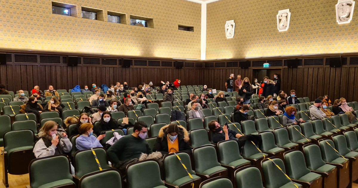 Kina ponownie otwarte. Ile osób poszło w weekend do kina? Box office i ...