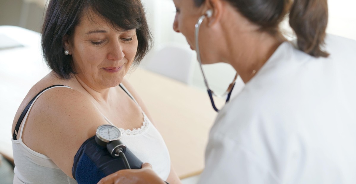 Indapen – skład, działanie i zastosowanie, skutki uboczne, interakcje