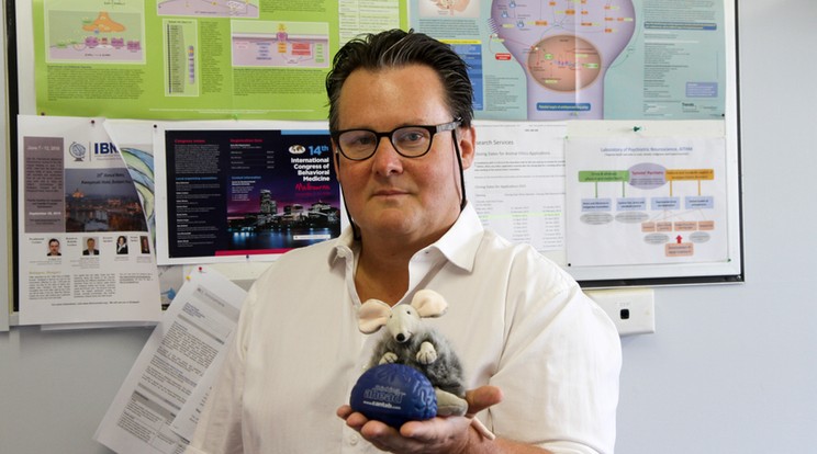 A sámánok csodaszerével gyógyítja a drogosokat a magyar kutató - Blikk