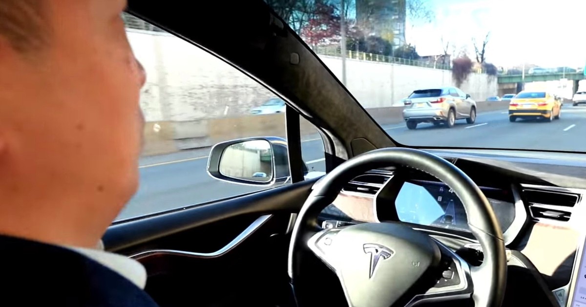 Andrew Yang uses Tesla's Autopilot feature in a new ad — and he breaks ...