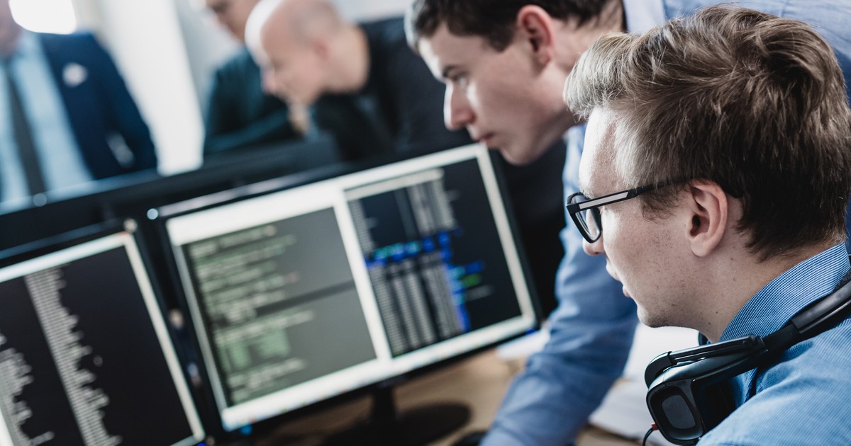 Informatycy zderzają się z rynkiem pracy. W panice robią magisterki