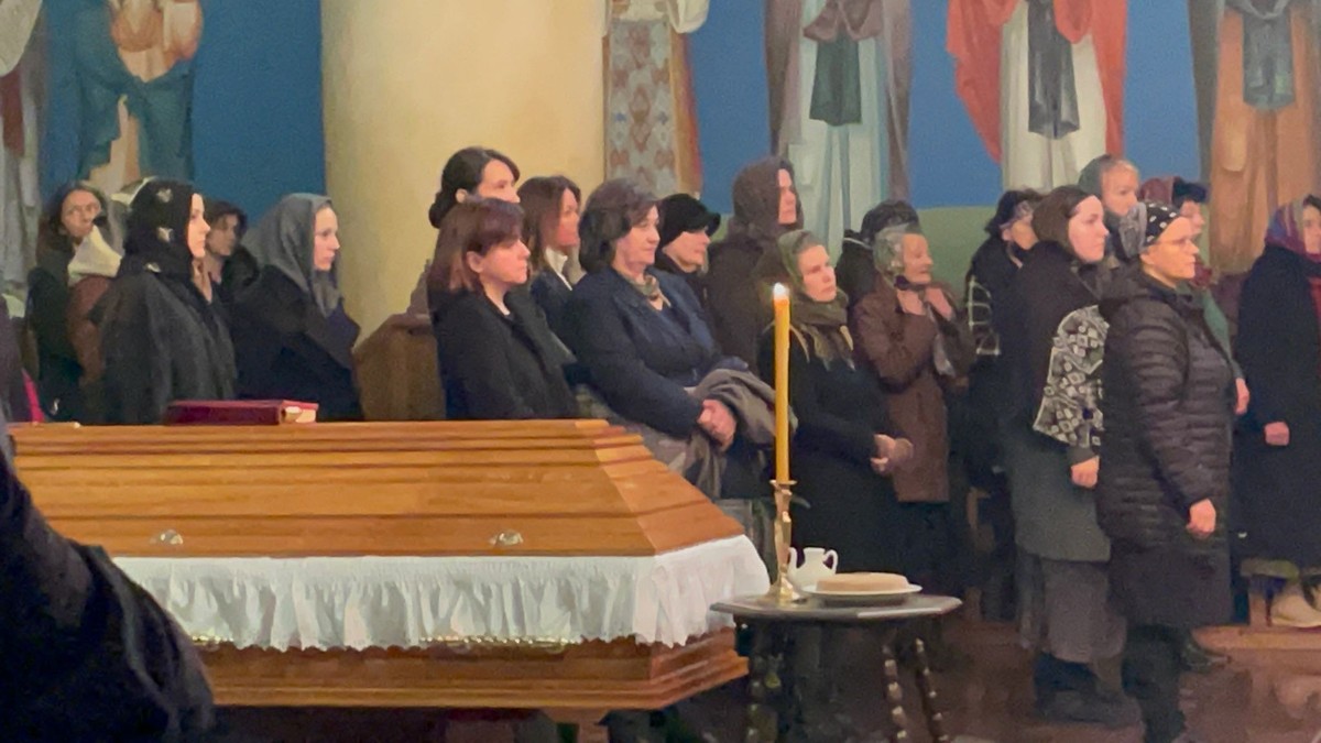 (Foto) zaupokojena liturgija u manastiru Vavedenje: Milica Glogovac ...
