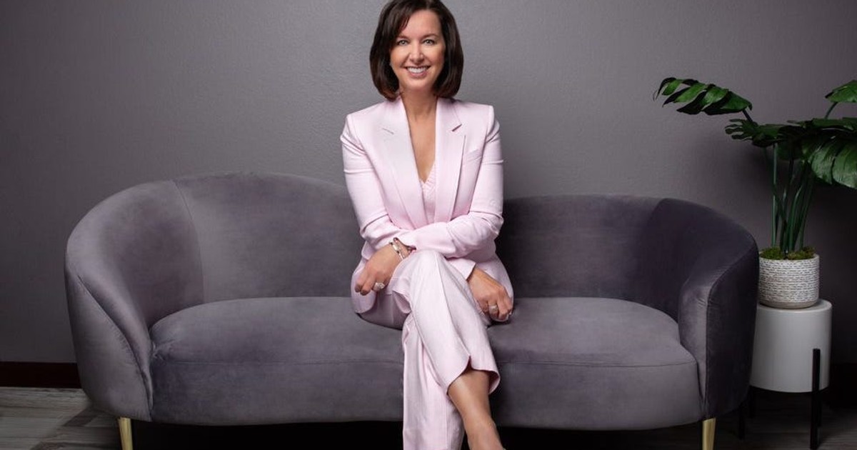 Walmart's chief people officer uses AI to do everything from ...