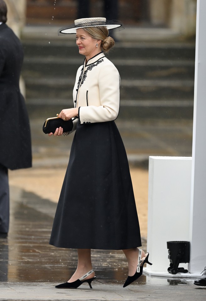 Tiary zamieniły na fascynatory i kapelusze. Te nakrycia głowy robią ...