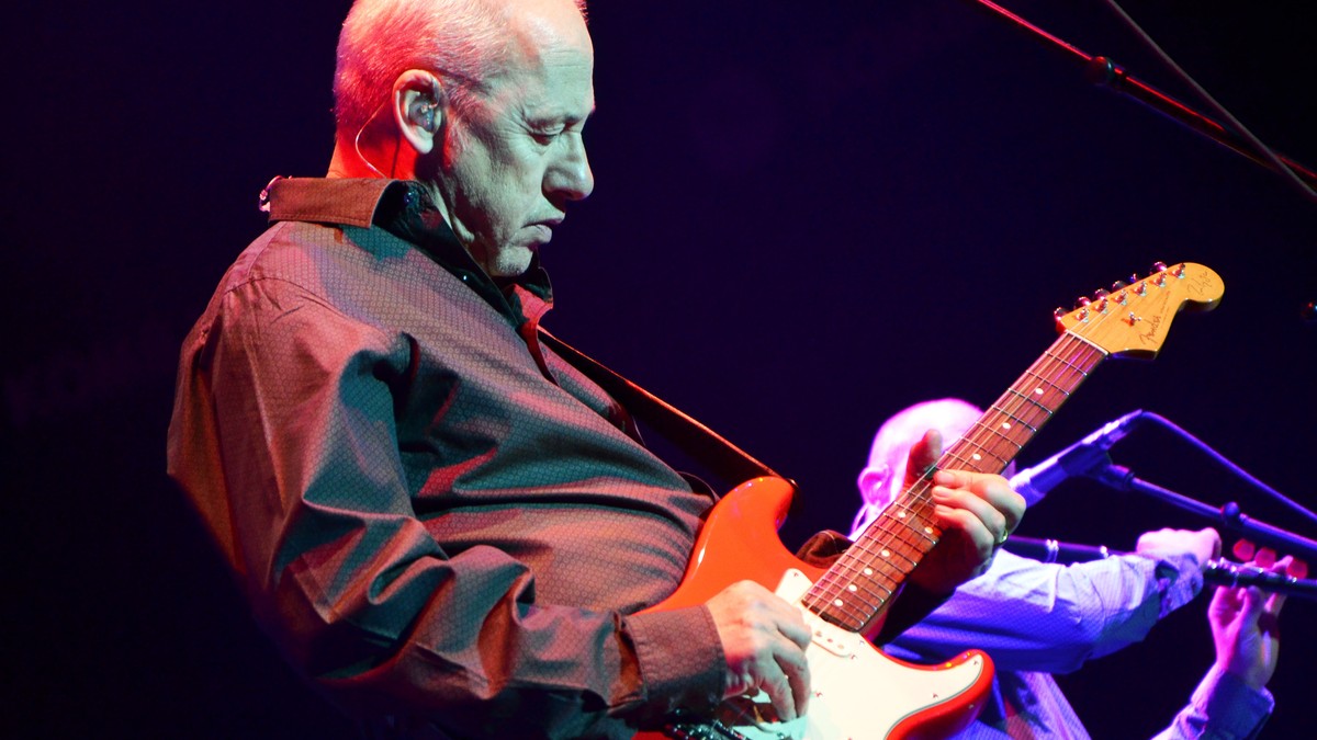 Mark Nofler prodaje gitare na kojima su nastali hitovi grupe "Dire ...