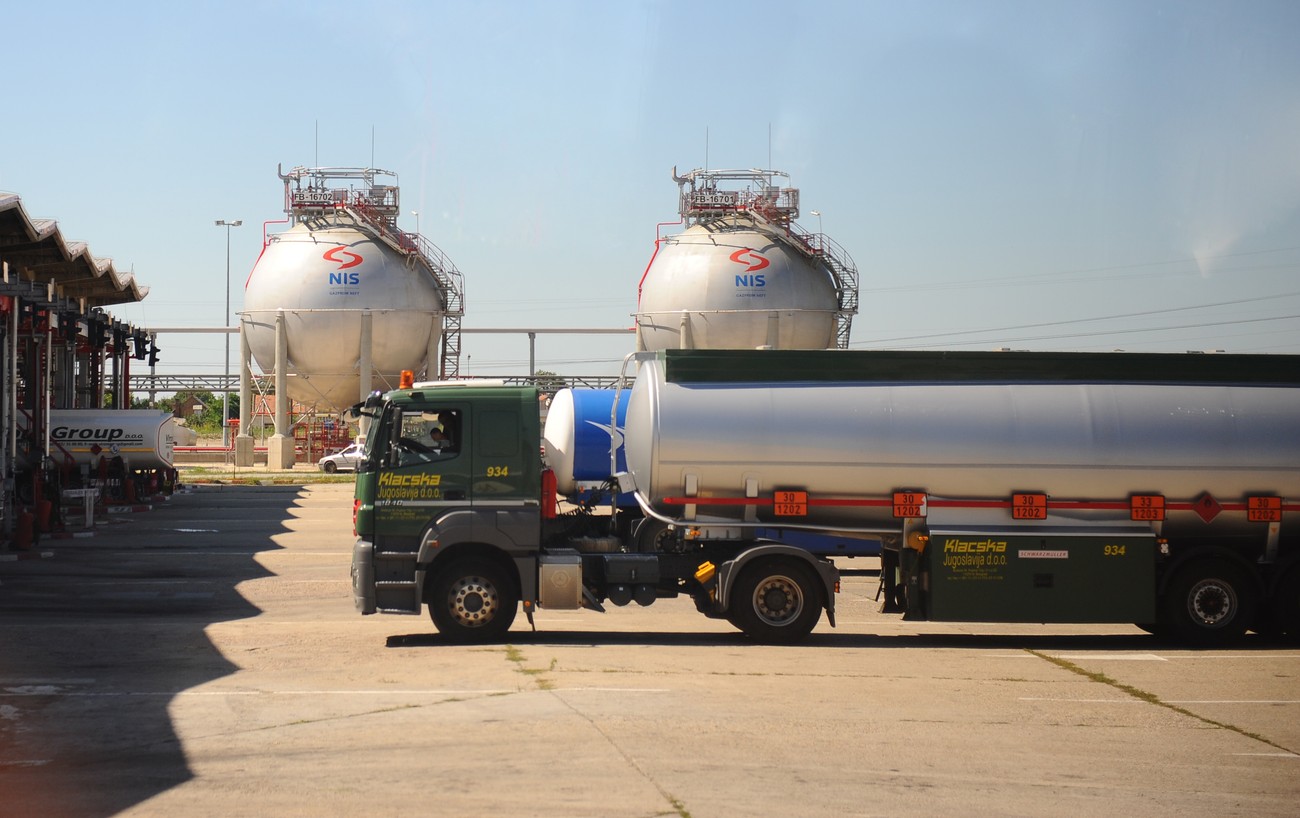 APSURD Iako je nafta pojeftinila, gorivo na pumpama u Srbiji sve skuplje